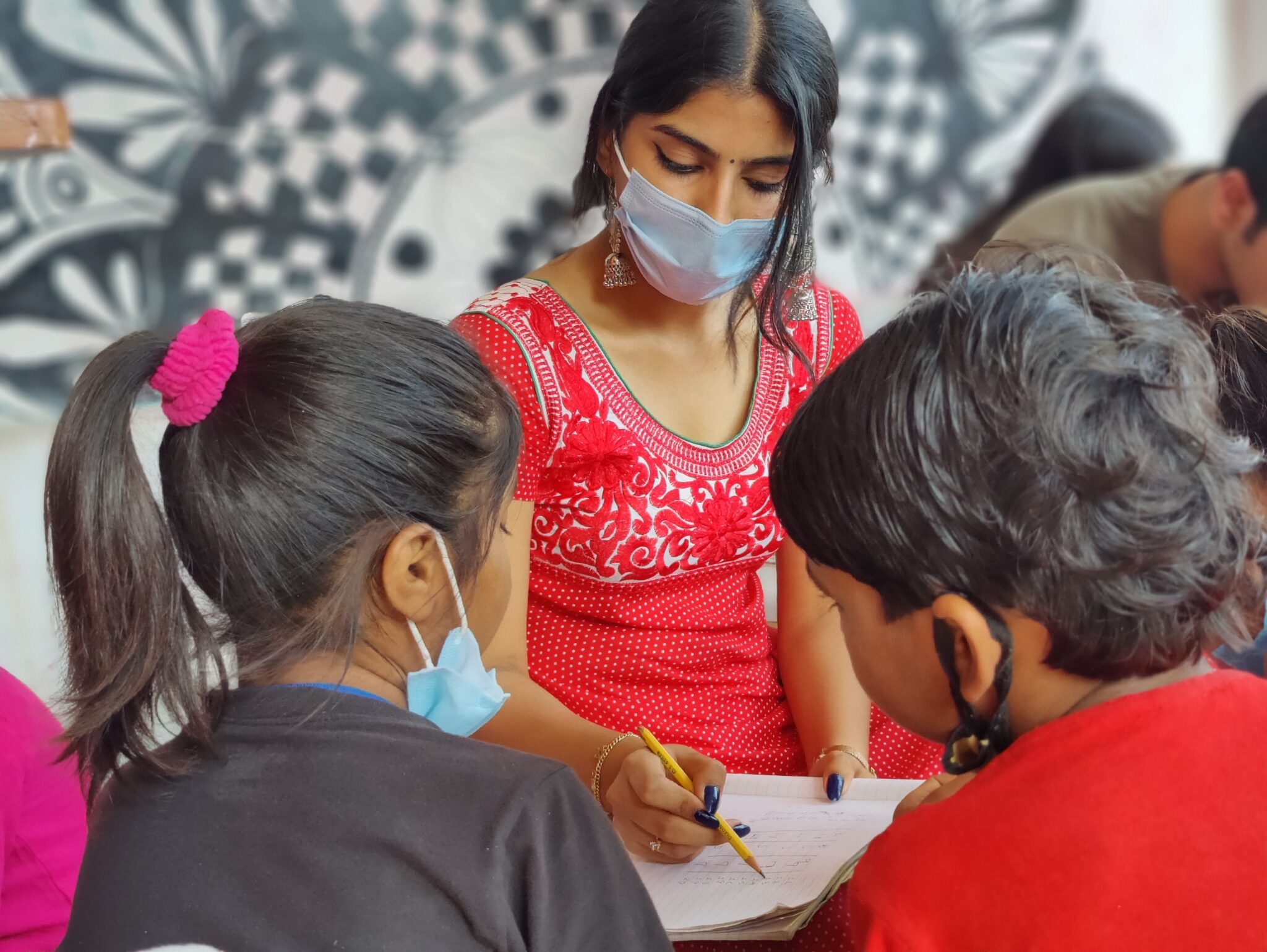 5 Ways in which you can help underprivileged – Pehchaan The Street School